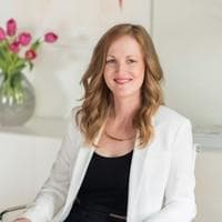 Leed Jennifer Jones - LinkedIn, Twitter