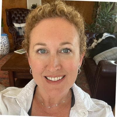 Alexis (Lexie) Lovell - Facebook, LinkedIn, Twitter